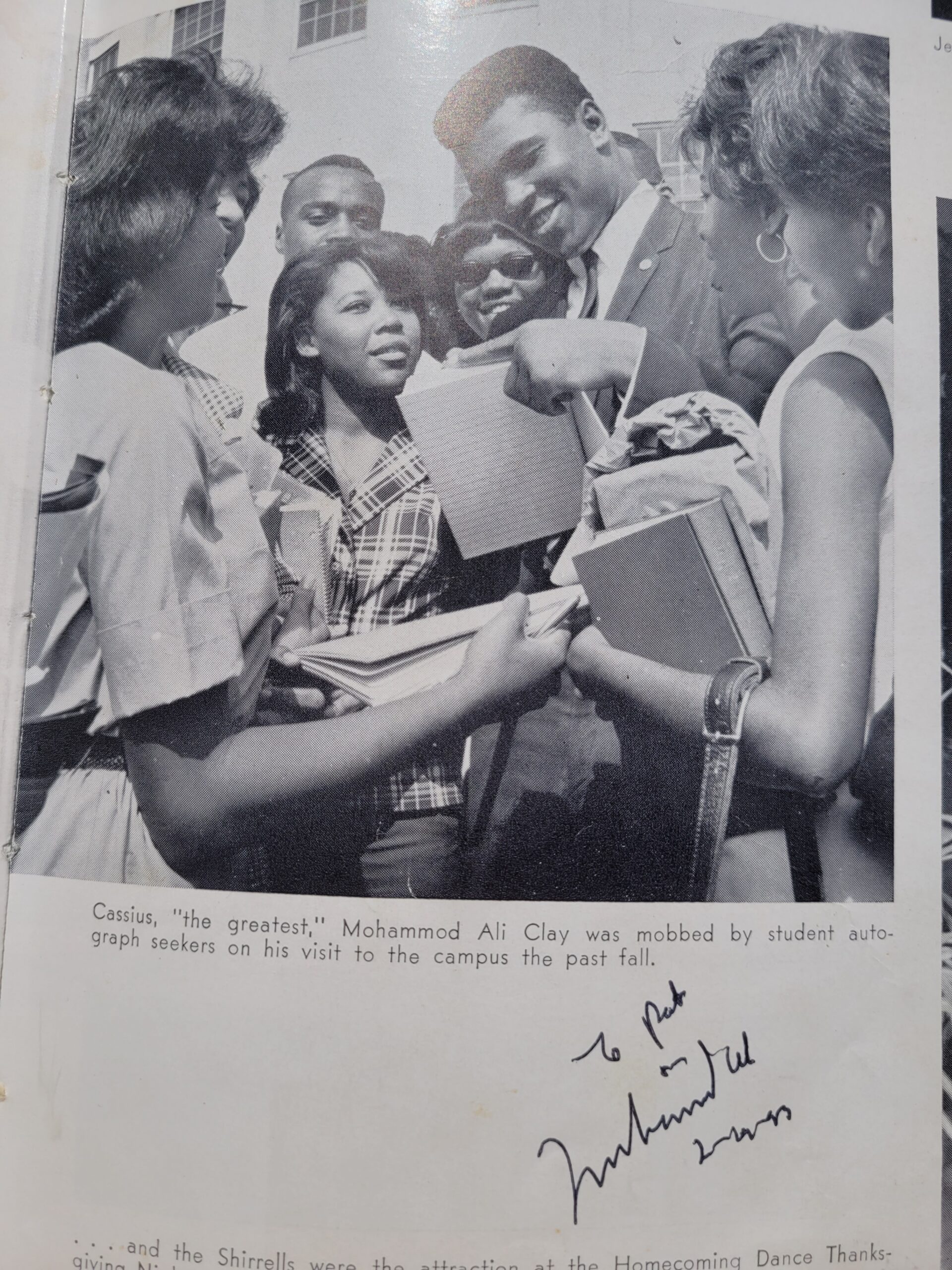 Muhammad Ali Said "You're Almost As Pretty As Me" To A Woman That ...